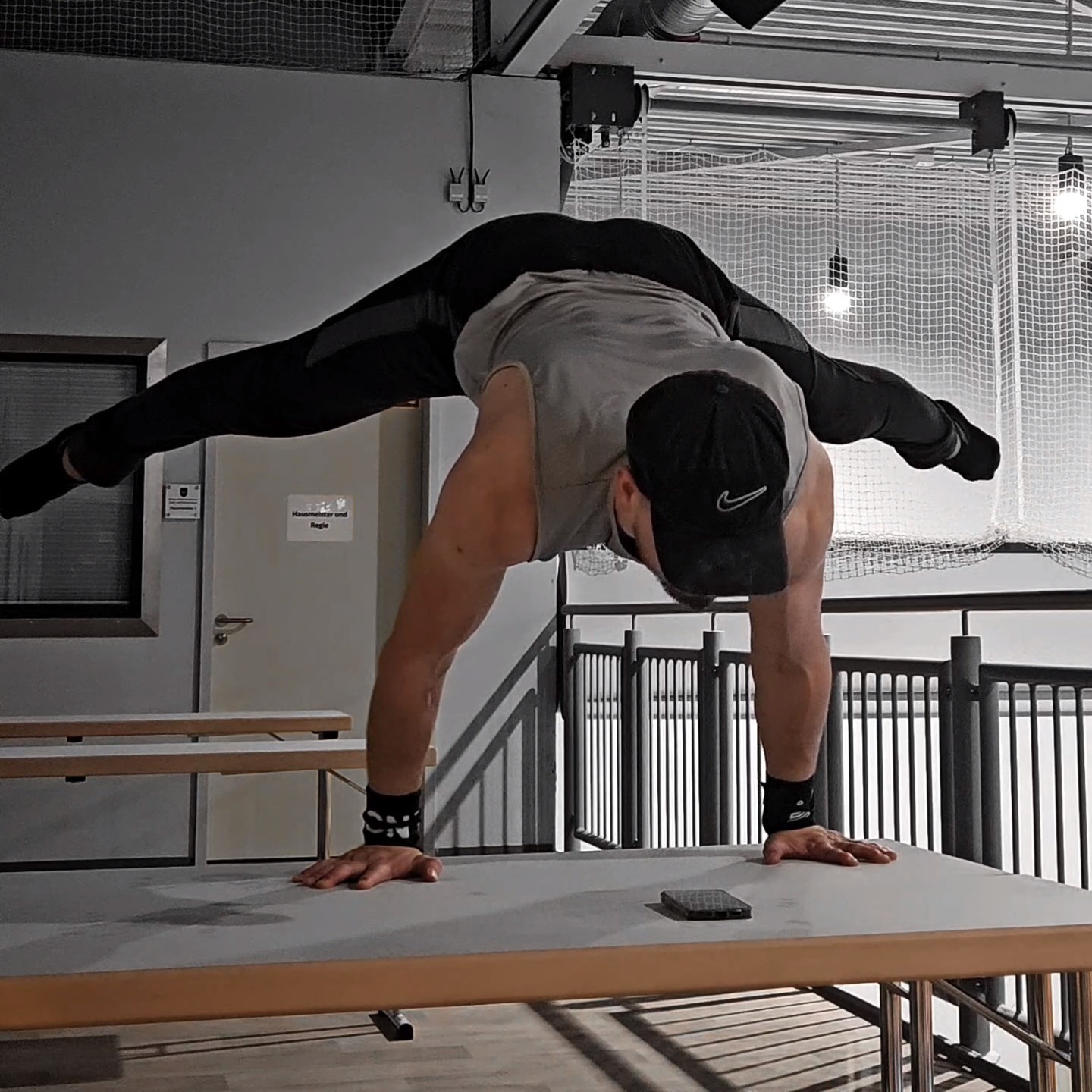 How to structure a Calisthenics Routine - Marc Bittmann